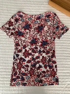 Mudd | Tops | Mudd Floral T Shirt Juniors Size M White Red Blue Vneck ...